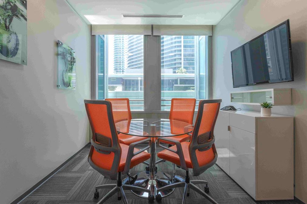 Quest Workspaces - Brickell, Miami FL | CommercialCafe